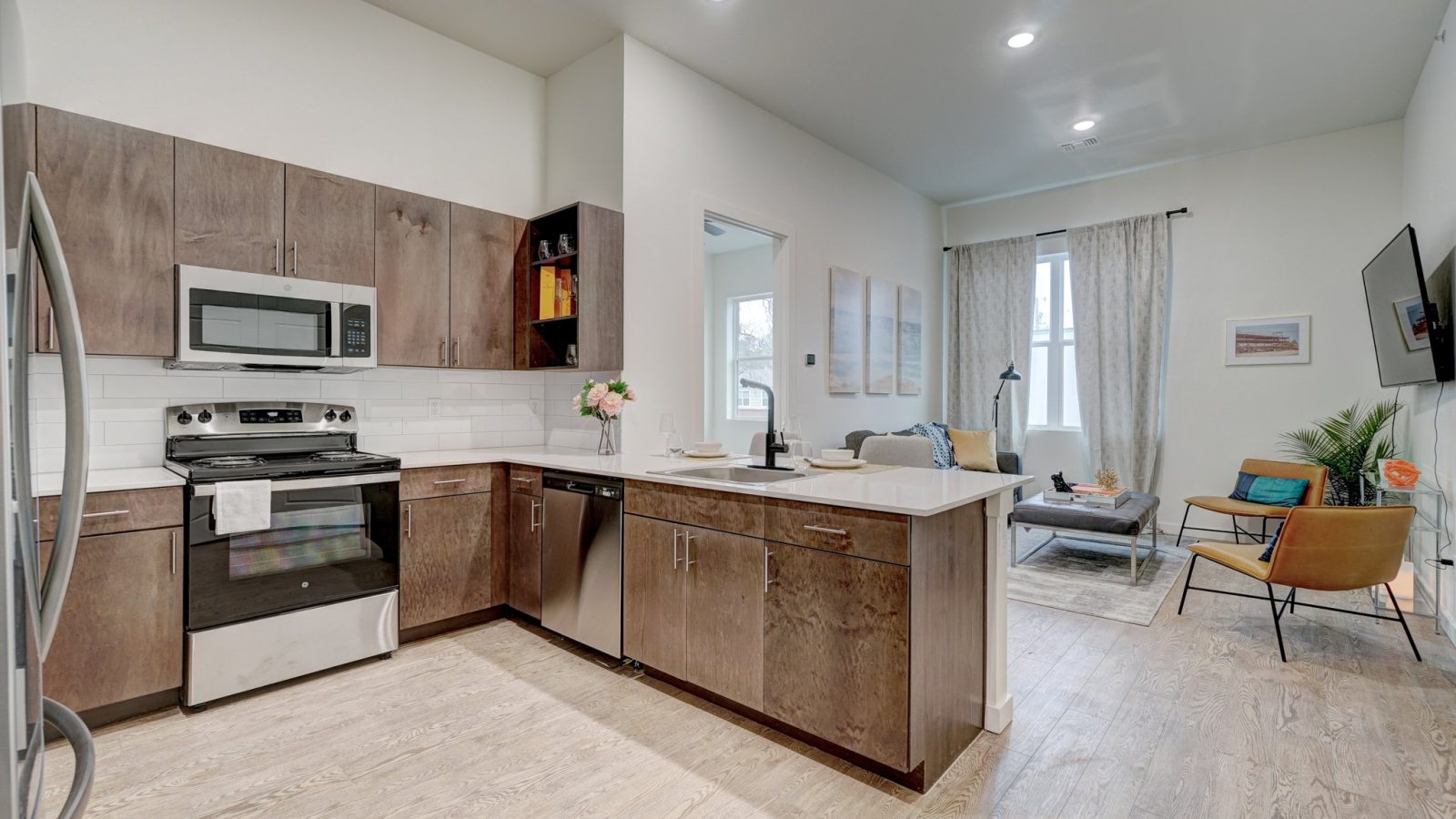 Luxury Apartments for Rent in Edmond, OK | The Campbell`s Home page